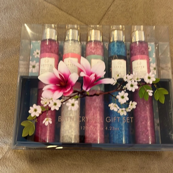 garden delights | Bath & Body | Garden Delights Bath Crystal Set | Poshmark